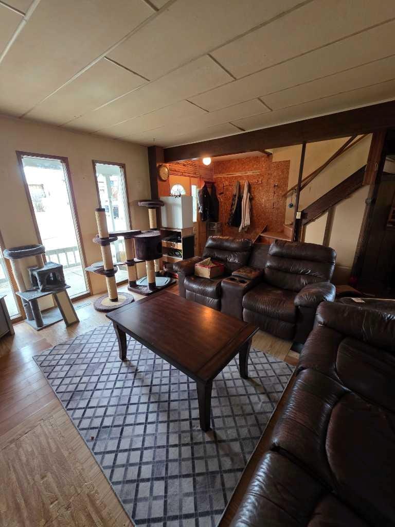 For Sale: 957 8 Street S, Lethbridge, AB - REW