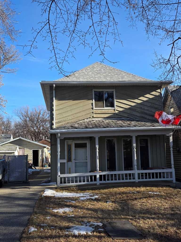 For Sale: 957 8 Street S, Lethbridge, AB - REW