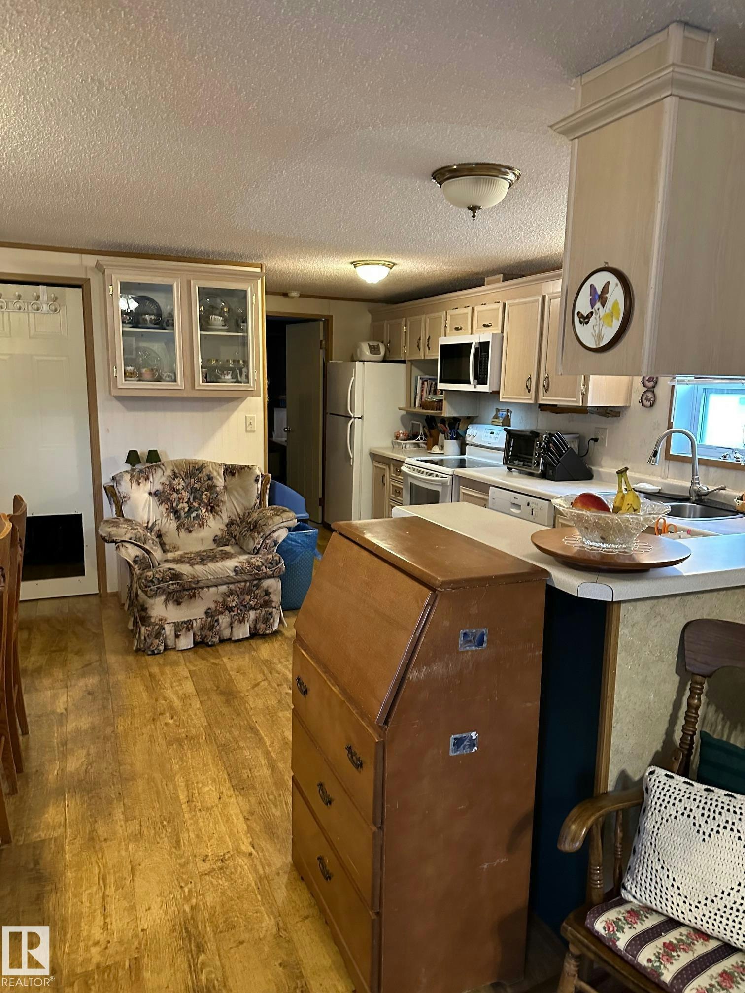 For Sale: 37 43 Avenue, Millet, AB - REW